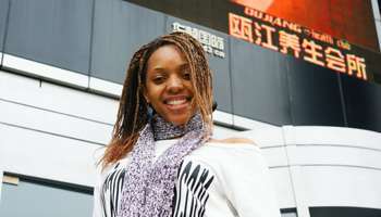 Vimbayi Kajese : bien présenter – Jeune Afrique