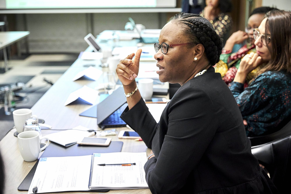 Conseils d’administration : premières brèches dans le plafond de verre ...