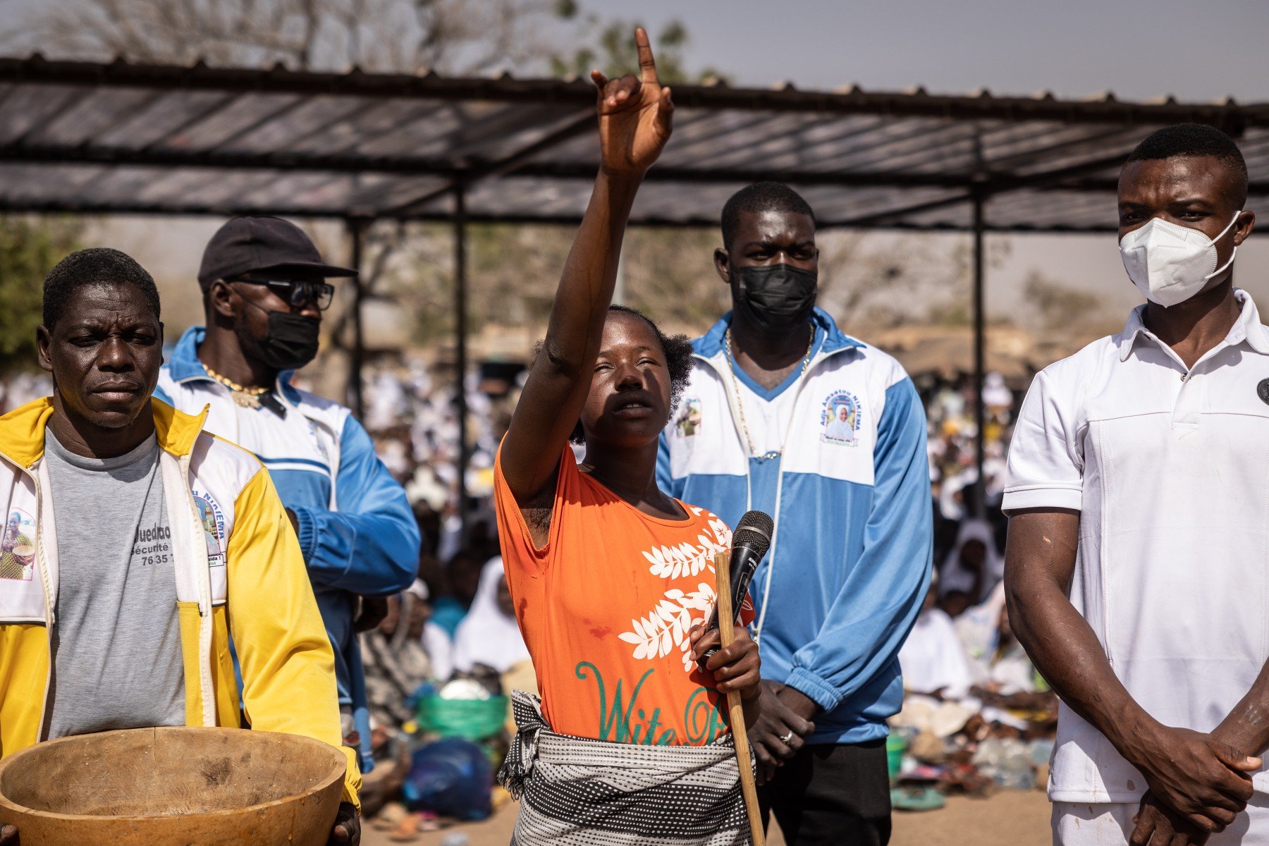 Amsétou Nikiéma, l’étrange guérisseuse qui attire les foules au Burkina ... Amsétou Nikiéma, l’étrange guérisseuse qui attire les foules au Burkina ...
