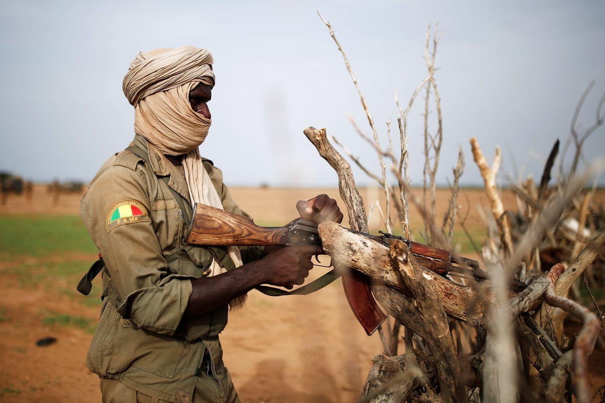 Mali : asphyxiée par les jihadistes, la junte est aux abois