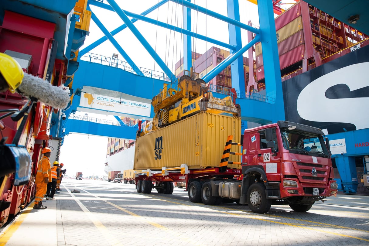 Au-delà des ports : Comment la logistique intermodale renforce les ...