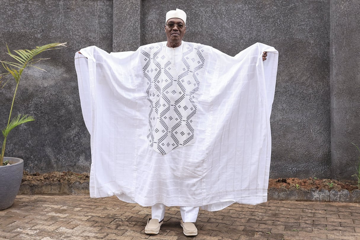 Crise au Cameroun : un gouvernement d’union avec Tchiroma Bakary est-il ...