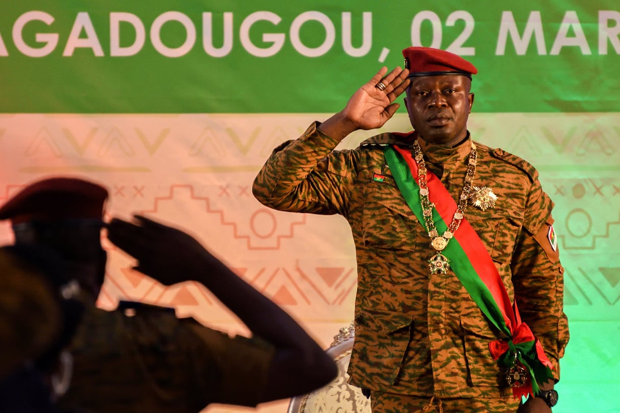 Avion militaire et transpondeur coupé : comment Damiba a été renvoyé à ...