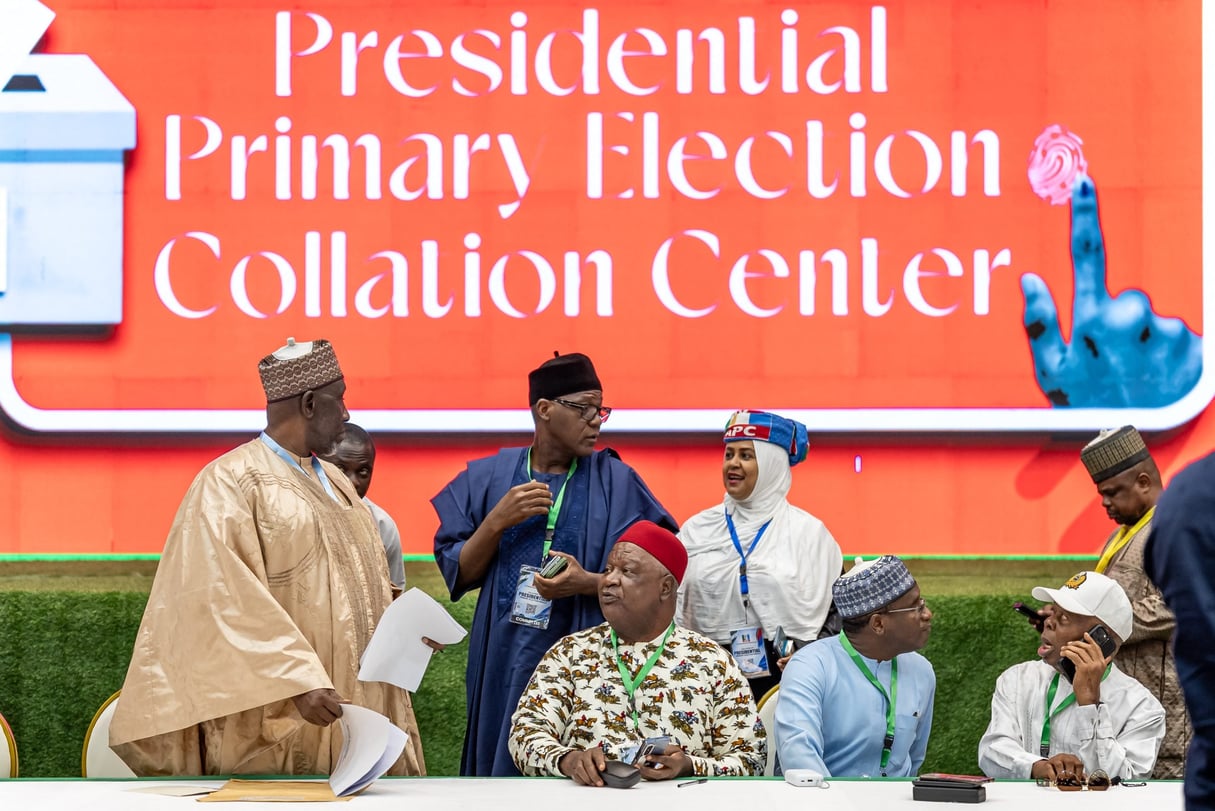 Au Nigeria, Bola Tinubu officiellement candidat pour un second mandat