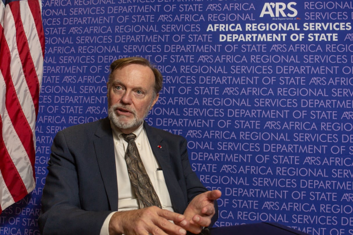 Cameroun : Tibor Nagy très mesuré après sa rencontre avec Paul Biya ...