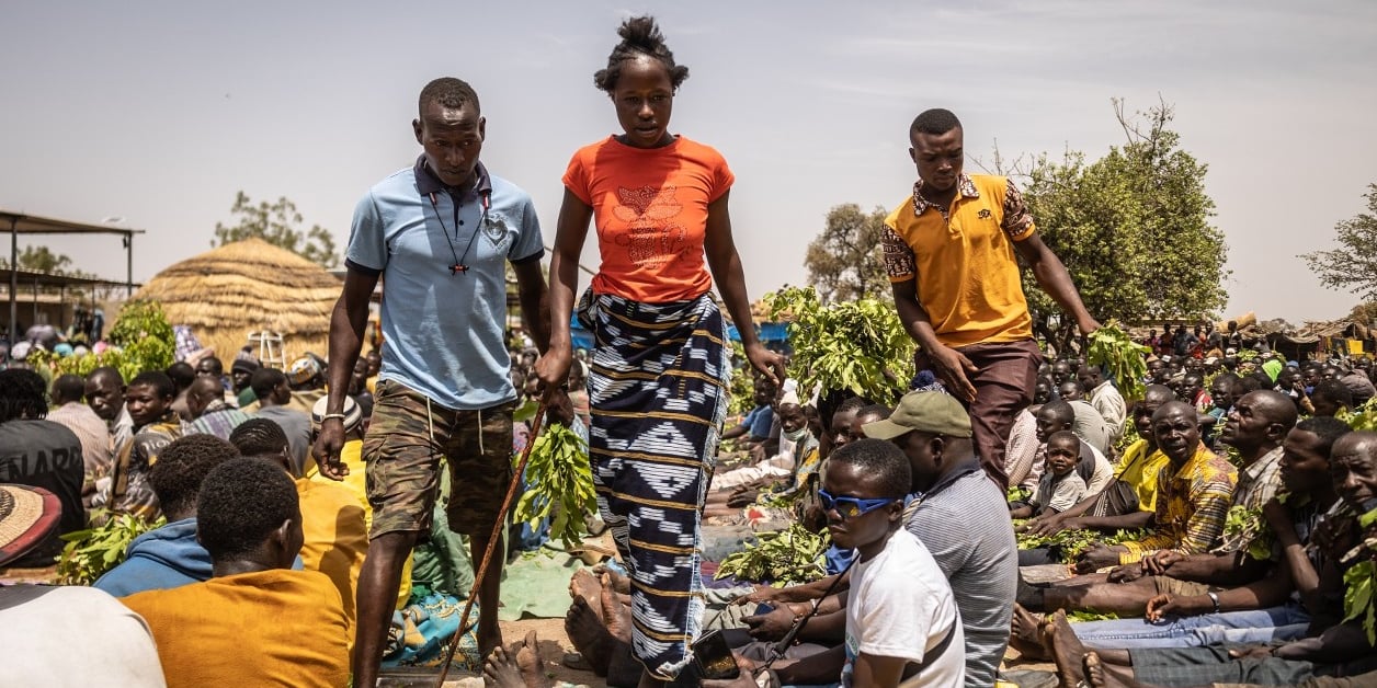 Amsétou Nikiéma, l’étrange guérisseuse qui attire les foules au Burkina ... Amsétou Nikiéma, l’étrange guérisseuse qui attire les foules au Burkina ...