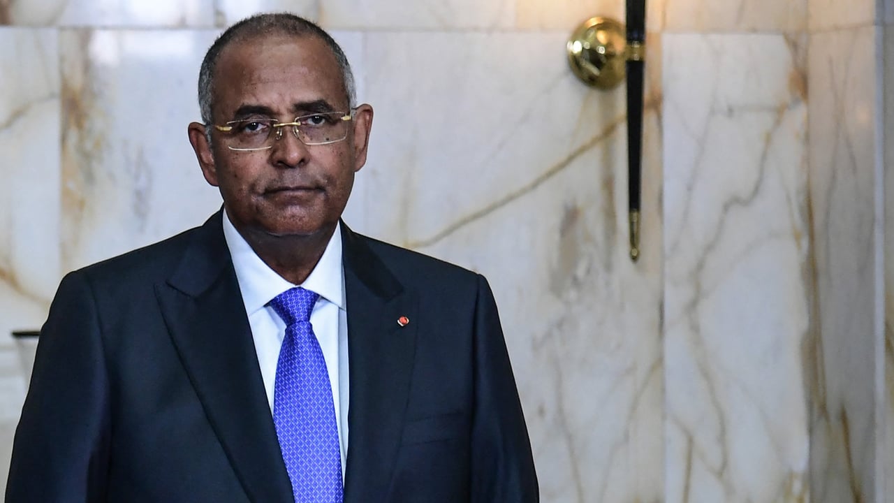 Le départ surprise de Patrick Achi côté coulisses