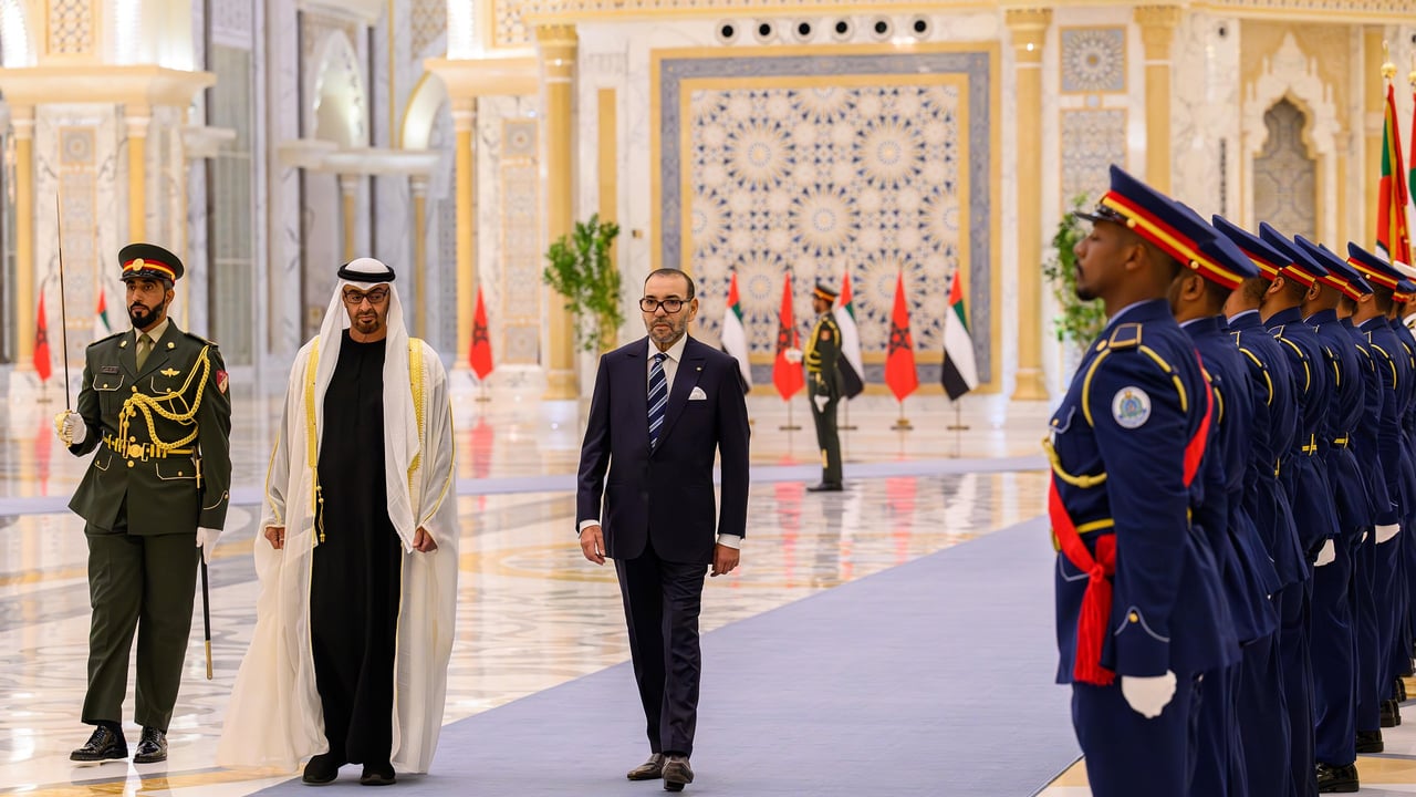 Mohammed VI à Abou Dhabi : faste, coopération et business
