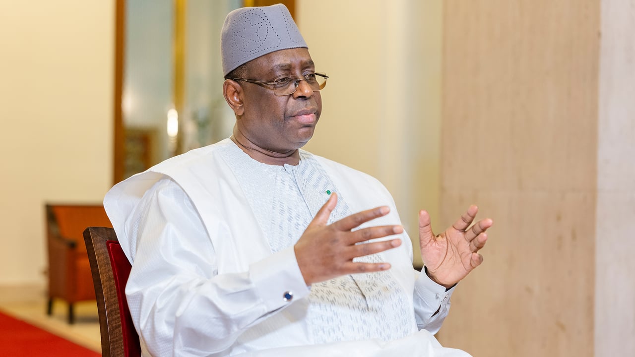 Présidentielle au Sénégal : Macky Sall joue-t-il avec le feu