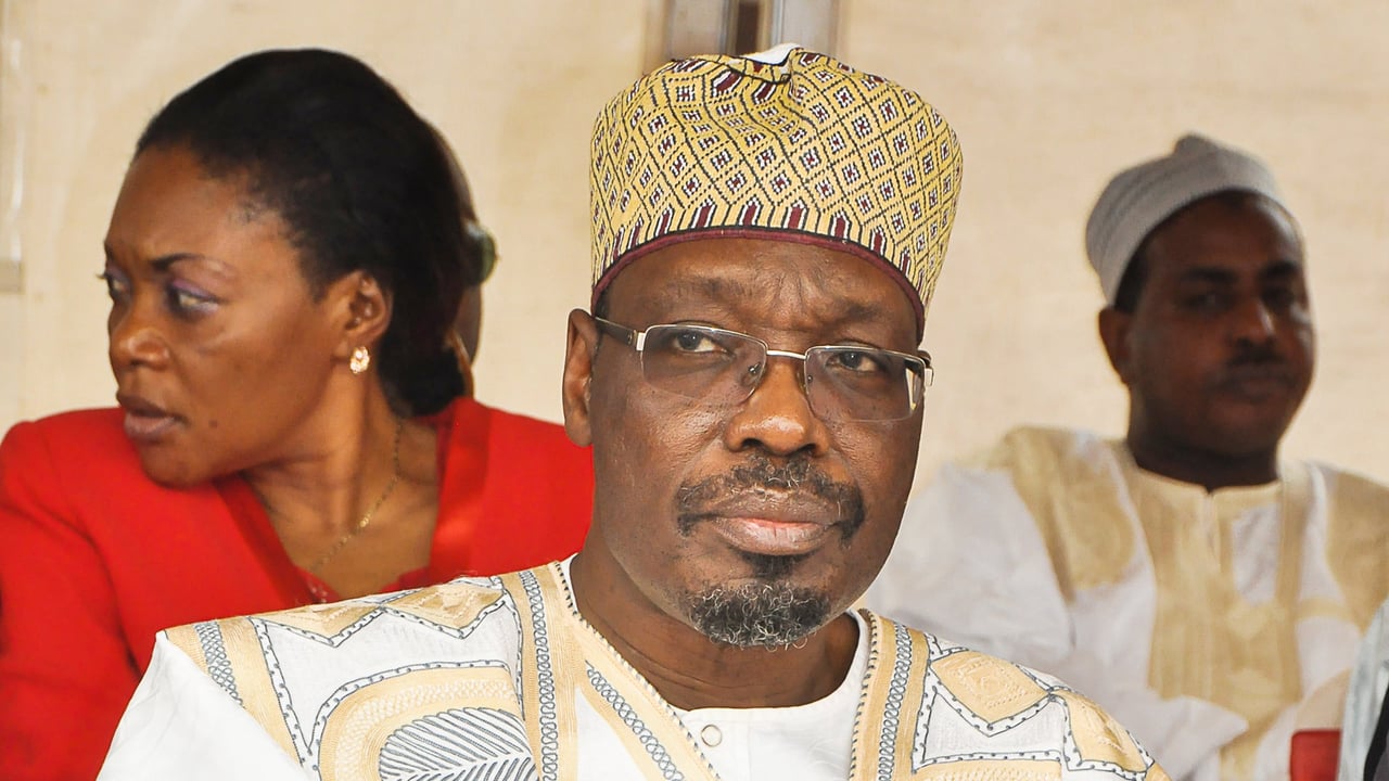 Au Cameroun : les coulisses de la démission d’Issa Tchiroma Bakary