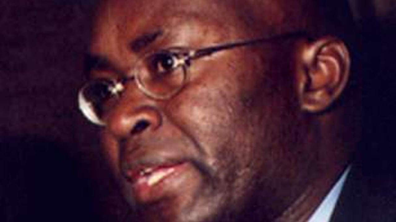 Achille Mbembe : « Enterrons la Françafrique