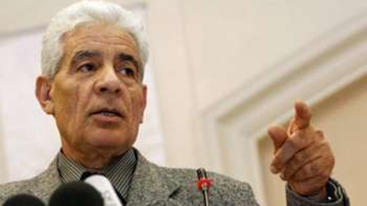 Moussa Koussa, le ministre libyen des Affaires étrangères, lâche Kadhafi