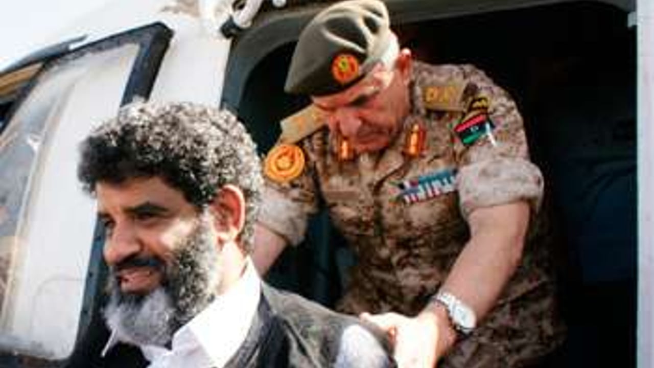 Libye : Abdallah Senoussi, la main au collet