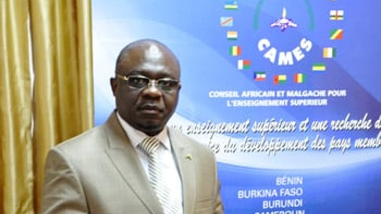 Bertrand Mbatchi, Monsieur Label