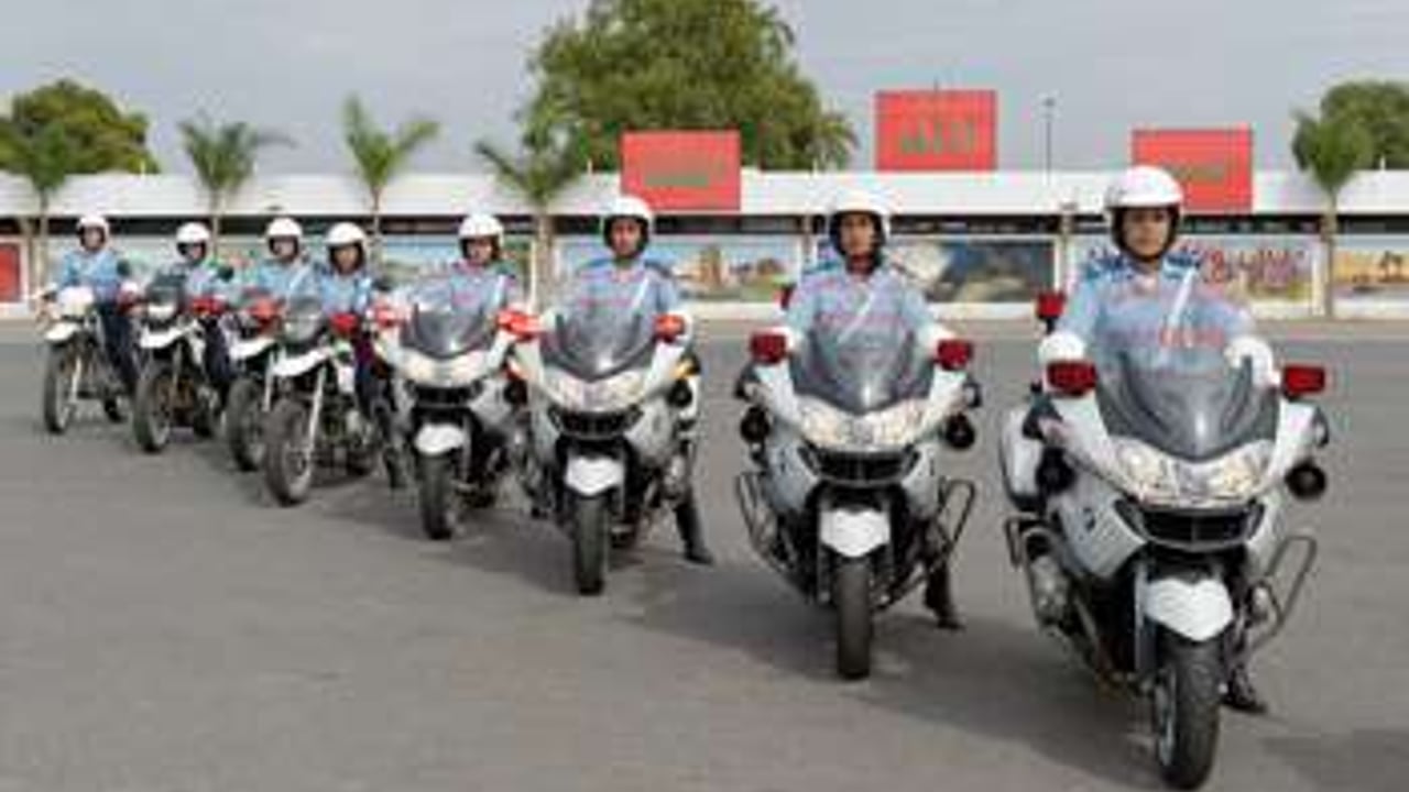 Maroc : les premières motardes de la police entrent en action