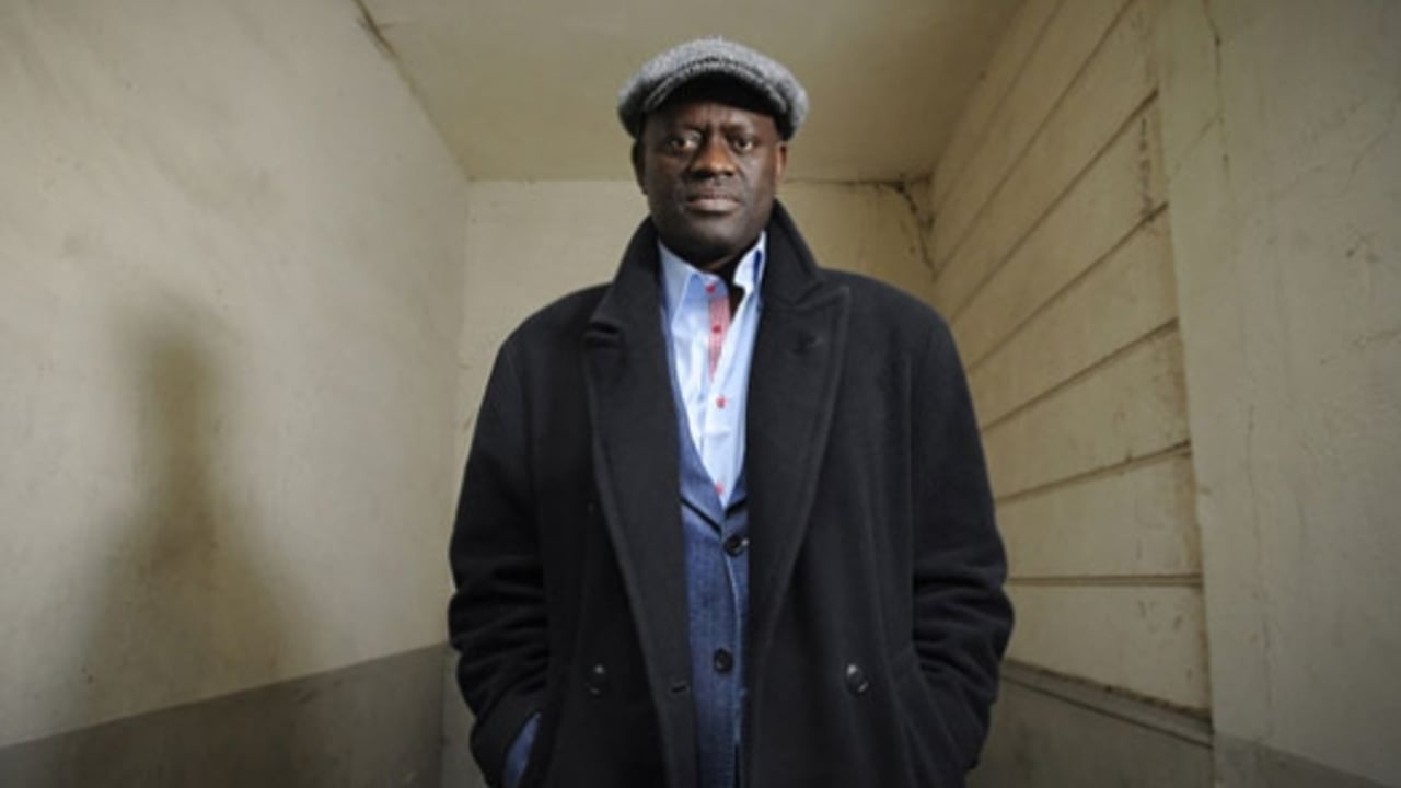 La théorie de l’eau de Javel : Alain Mabanckou ou Eric Mendi