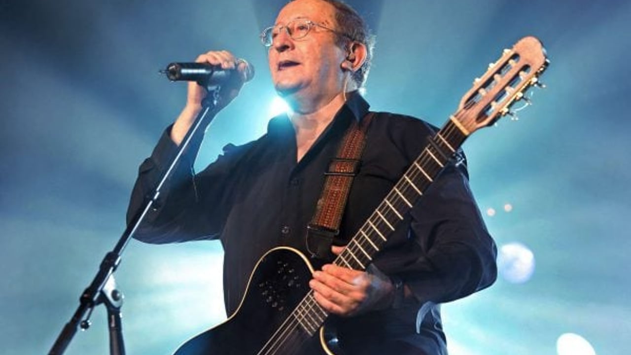 Algérie : « A Vava Inouva » d’Idir, histoire d’un hymne