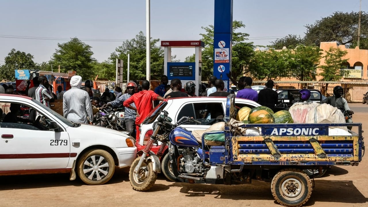 Le Niger, tout juste producteur de pétrole, fait face à une pénurie d ...