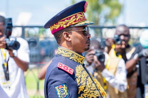 Idriss Déby Itno, président désigné (1990-1996) puis élu (1996-2021) du ...